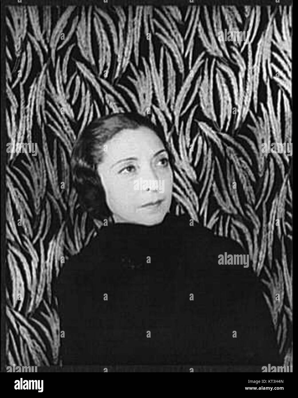 Fritzi Massary was a renowned operetta and film singer, photographed by ...