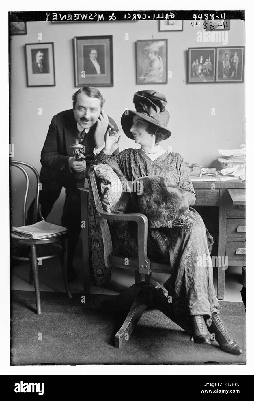 Opera soprano Cut Out Stock Images & Pictures - Alamy