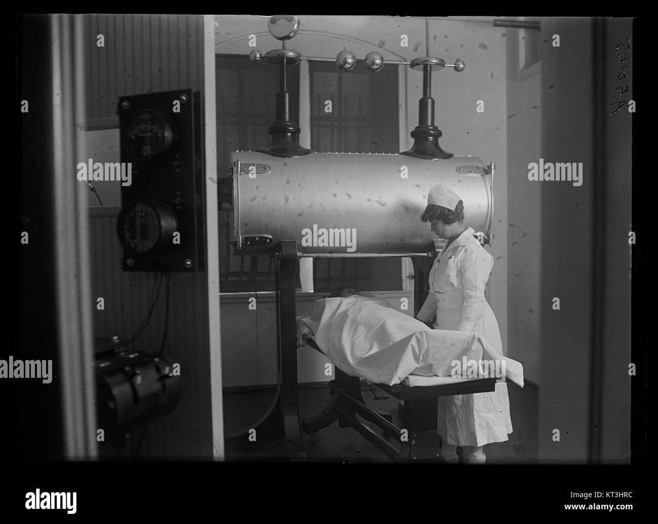 Vintage x ray machine Black and White Stock Photos & Images - Alamy