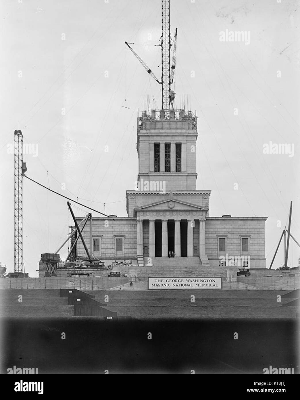 The George Washington Memorial, under construction, is a monument ...