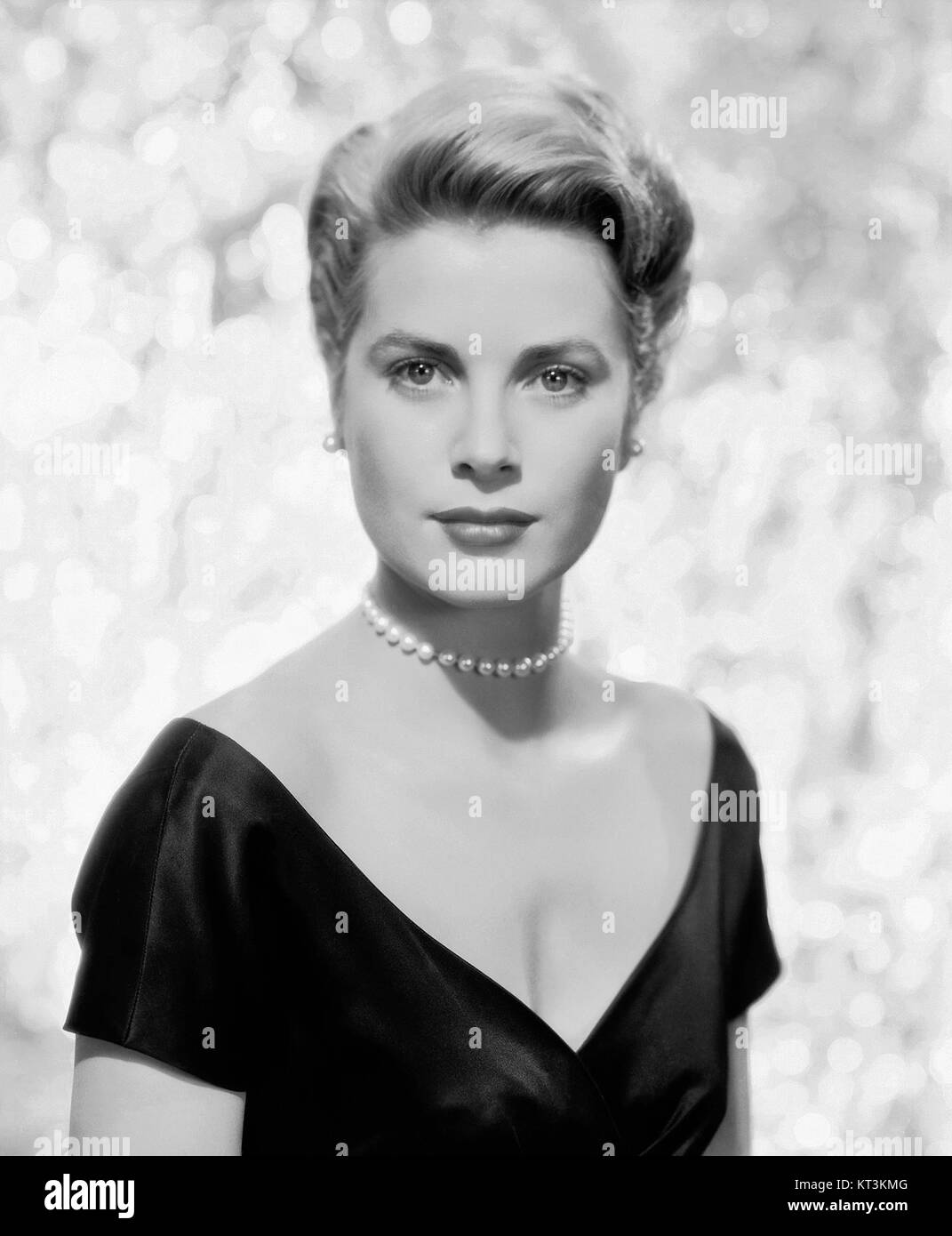 Grace kelly actress 1955 Black and White Stock Photos & Images - Alamy