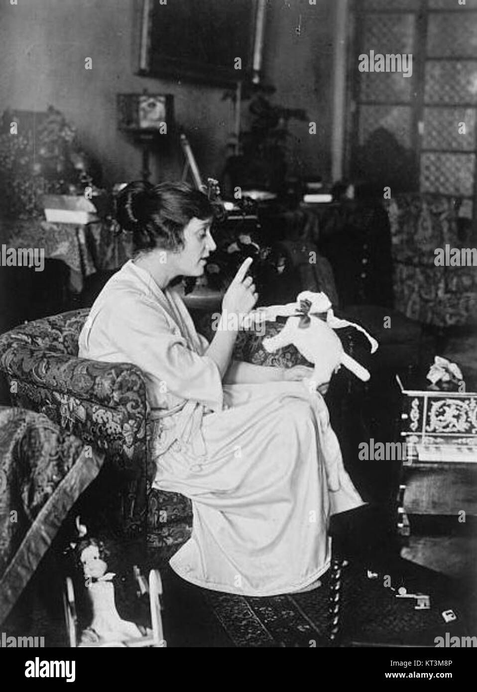 Alma Gluck was a renowned soprano known for her significant ...