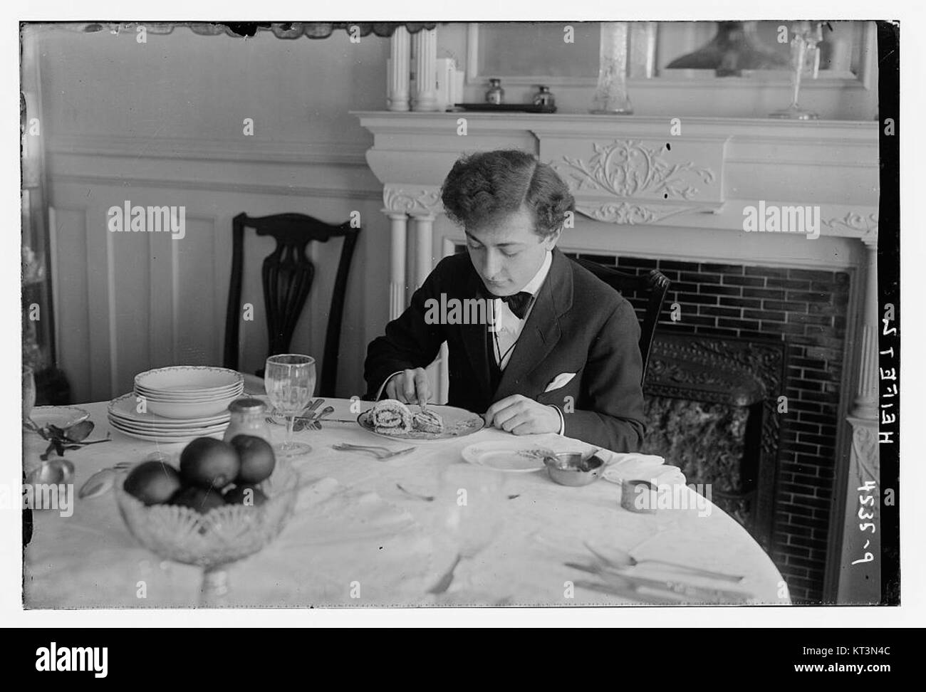 A famous photograph of Jascha Heifetz, the renowned violinist, known ...
