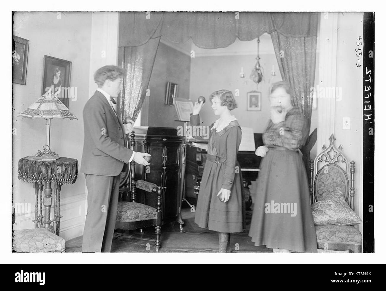 Heifetz Black and White Stock Photos & Images - Alamy