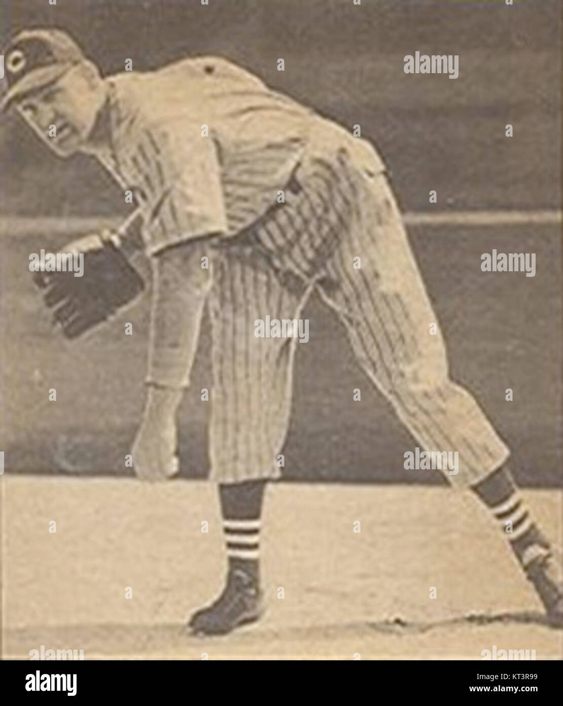 Sports fan 1940s hi-res stock photography and images - Alamy