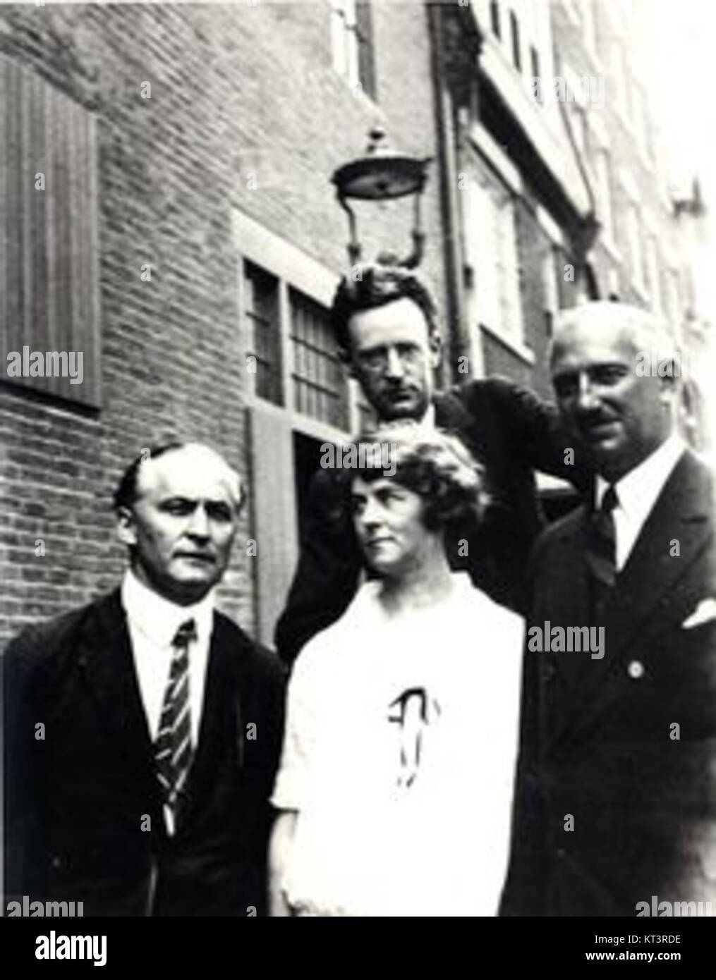 Houdini with Malcolm Bird and Mina Crandon Stock Photo - Alamy