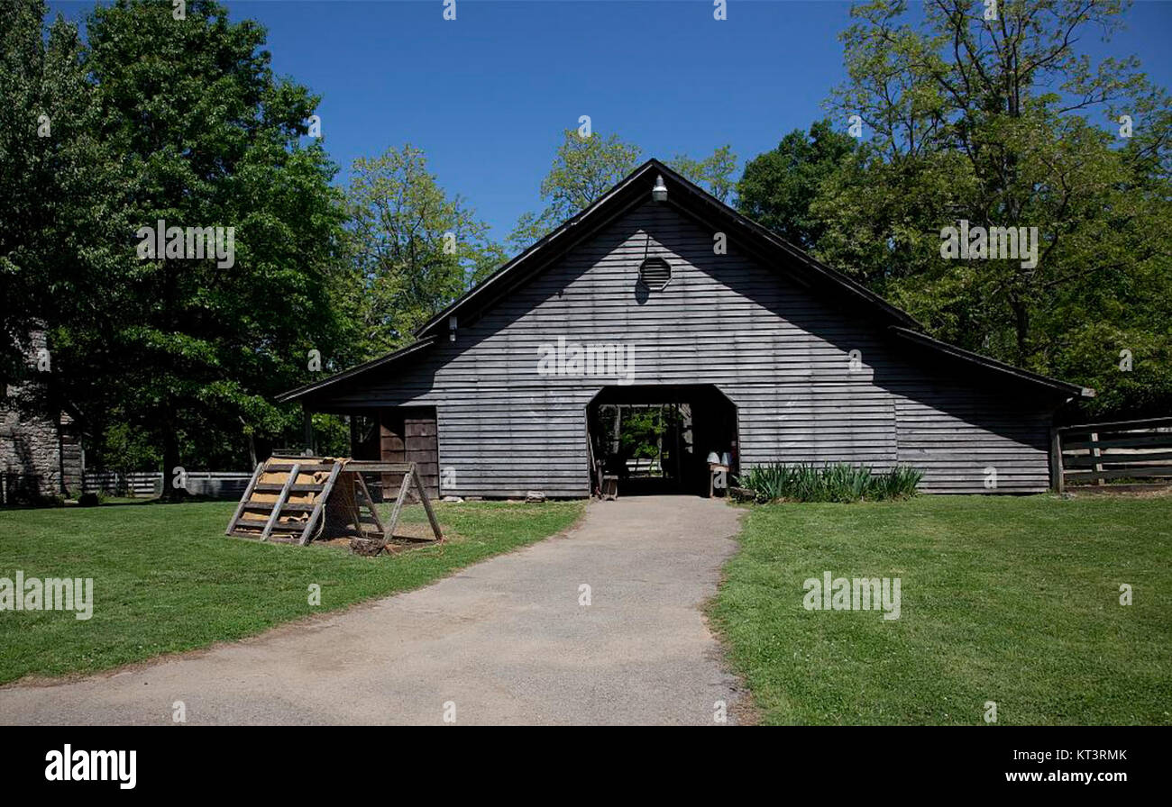 This photograph showcases a traditional barn in Huntsville, Alabama ...