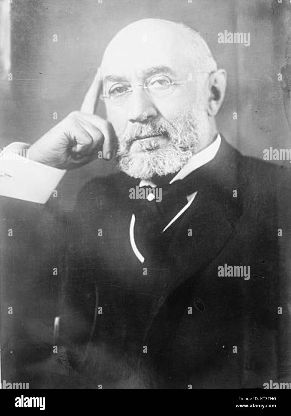 Isidor Straus was a prominent American businessman and co-owner of Macy ...