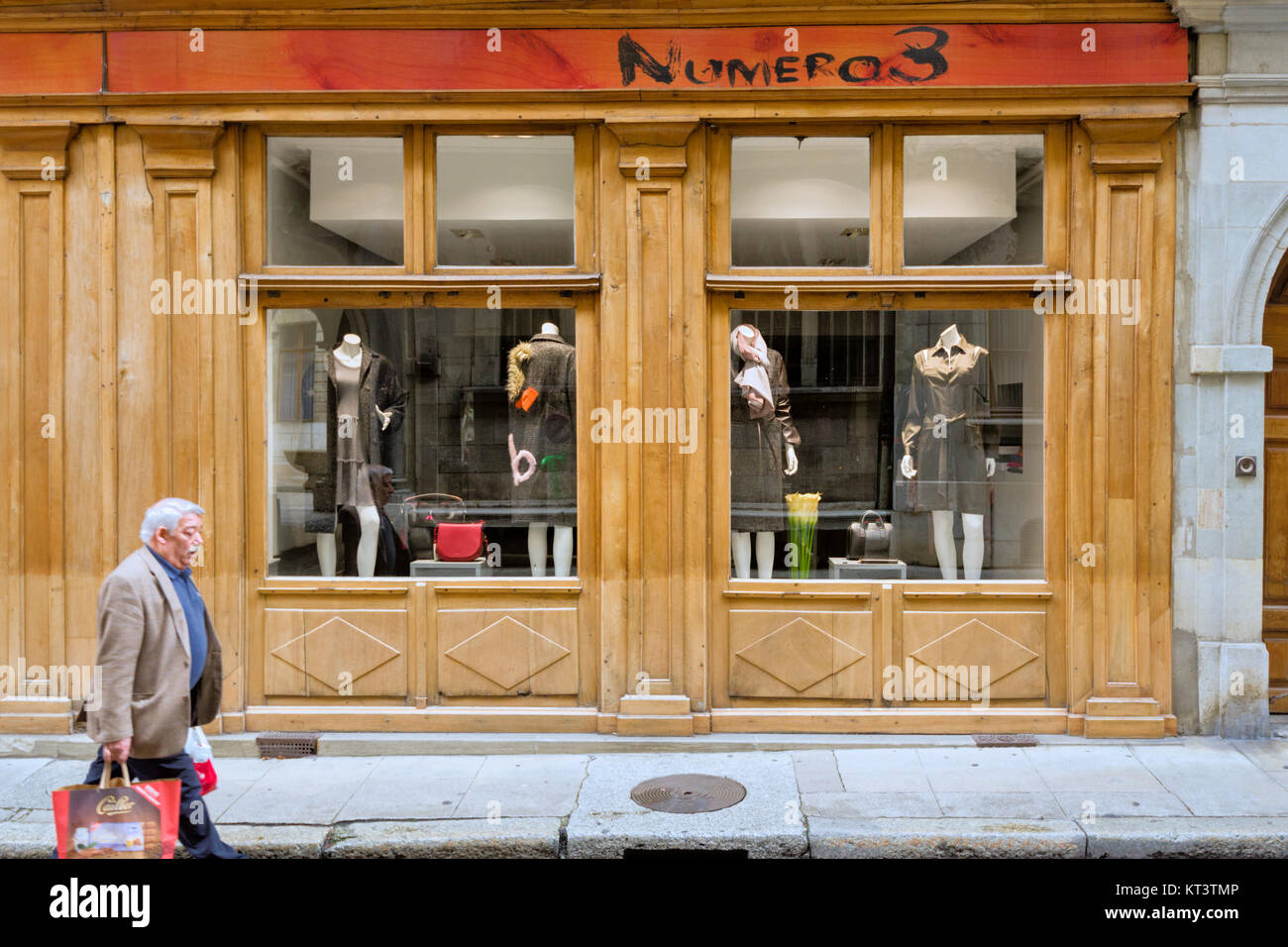 GENEVA, SWITZERLAND - September 03, 2017 : Luxury shop in the the main ...