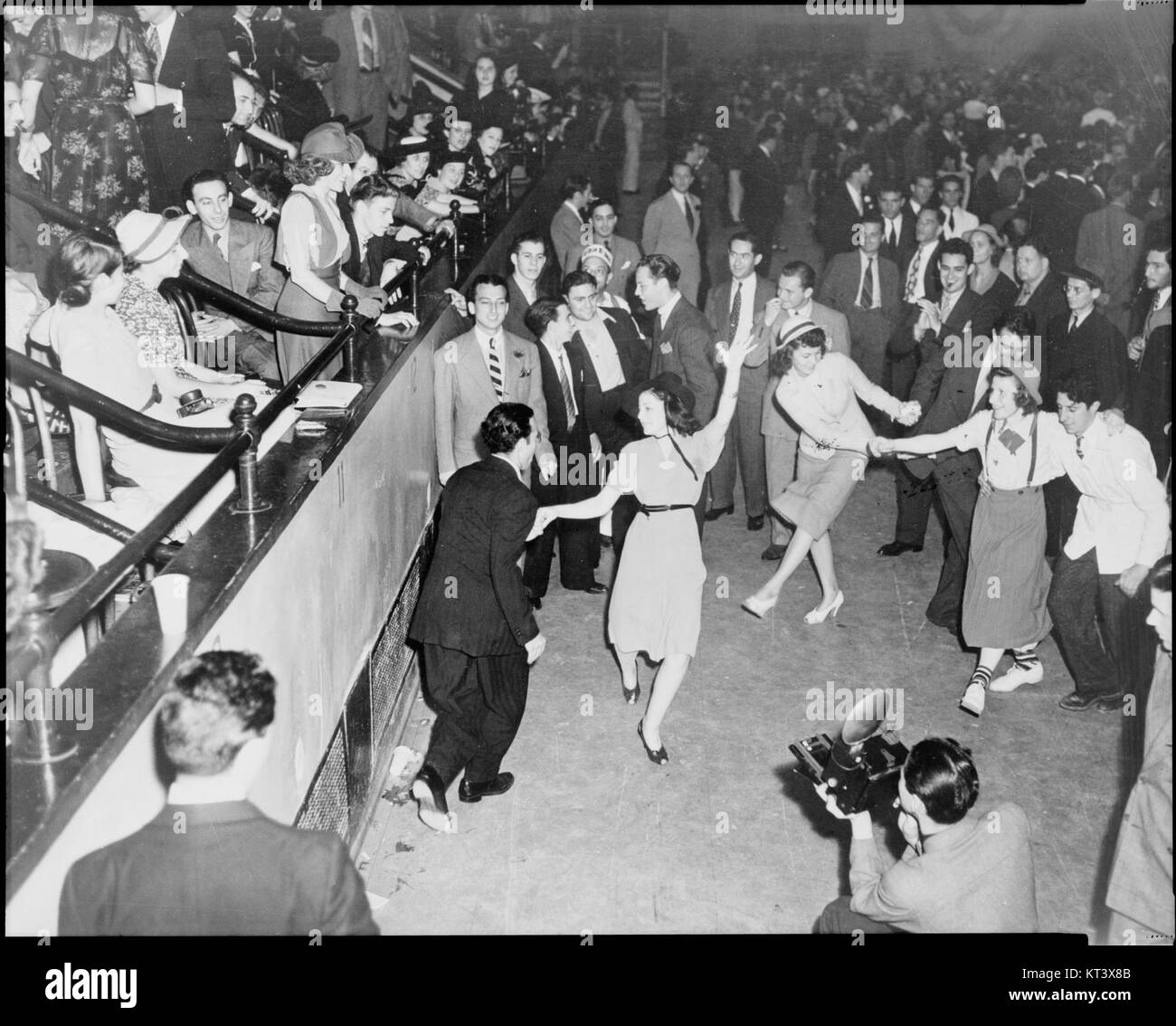 Jitterbug dancers hi-res stock photography and images - Alamy