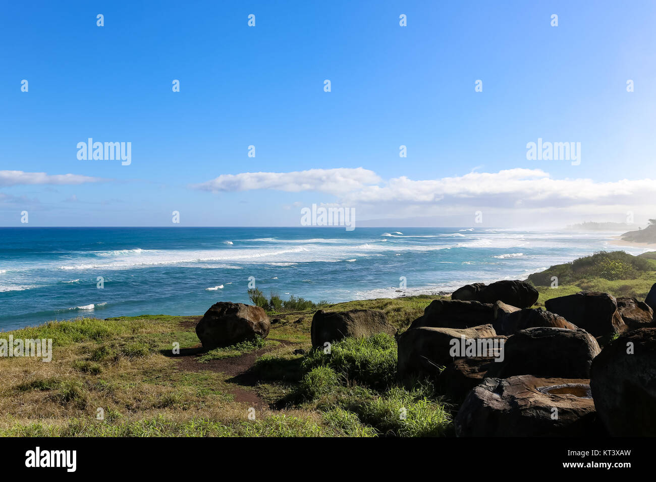 Hazy day and endlessly crashing waves at Kaena Point Trail at North ...