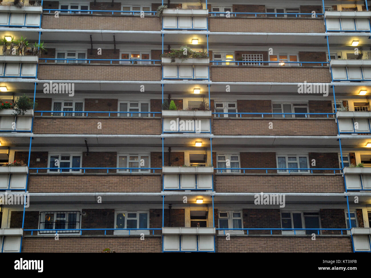 1950s Housing Estate Stock Photos & 1950s Housing Estate Stock Images ...