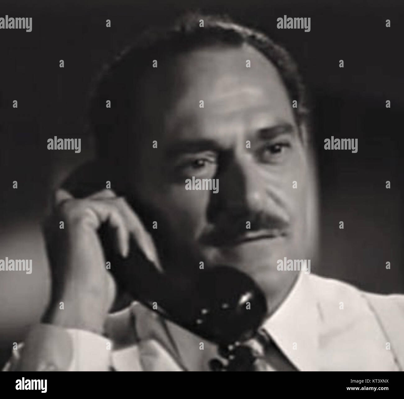 Joe De Santis appeared in the television show 'Unsolved,' where he ...