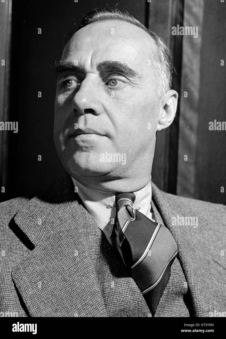 A professional photograph of John Mills, the renowned actor from ...