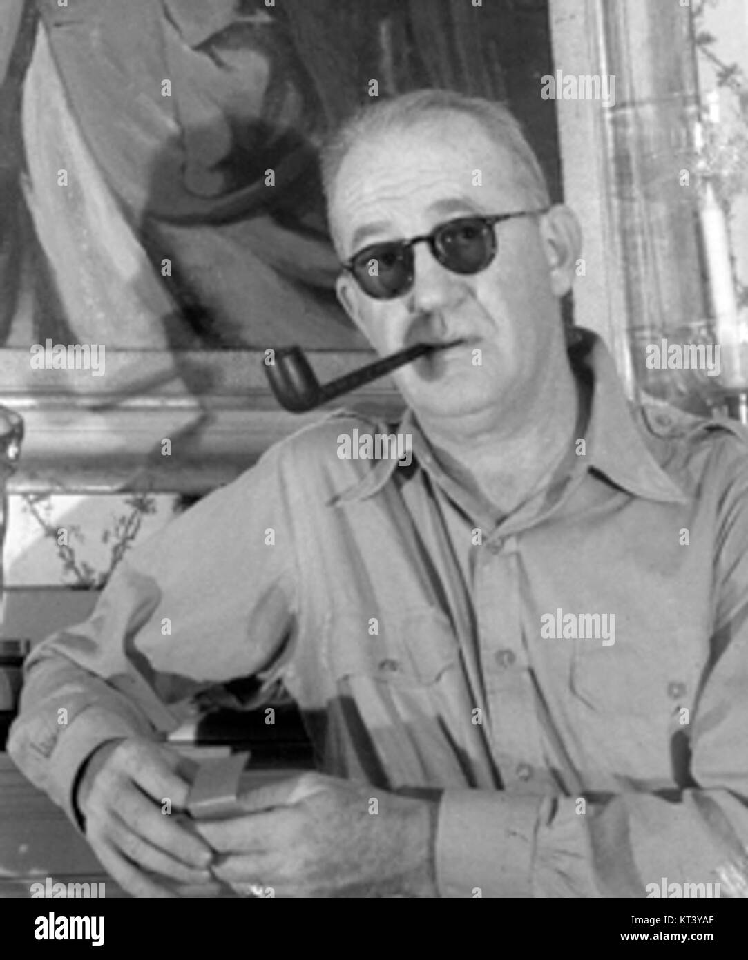 Wartime cinematography Black and White Stock Photos & Images - Alamy