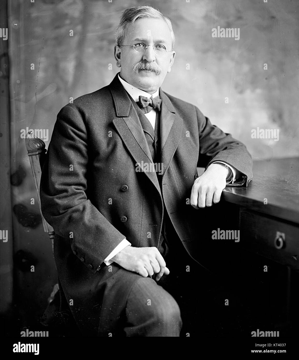 Unspecified contributions Black and White Stock Photos & Images - Alamy