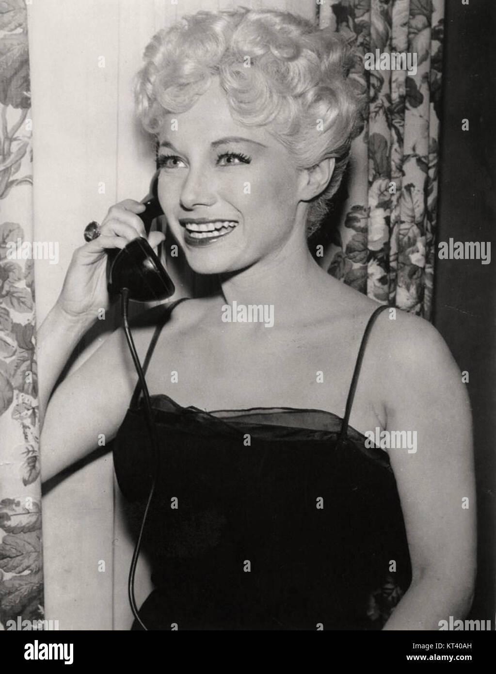 A scene featuring actress Joyce Jameson in the 'General Electric ...