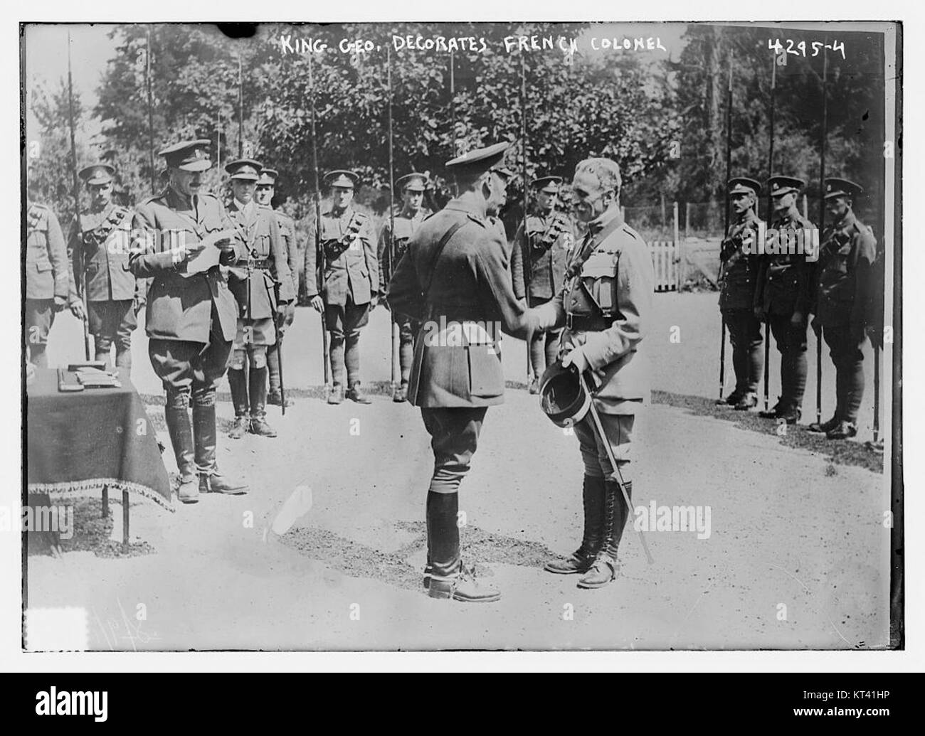 King george military hi-res stock photography and images - Alamy