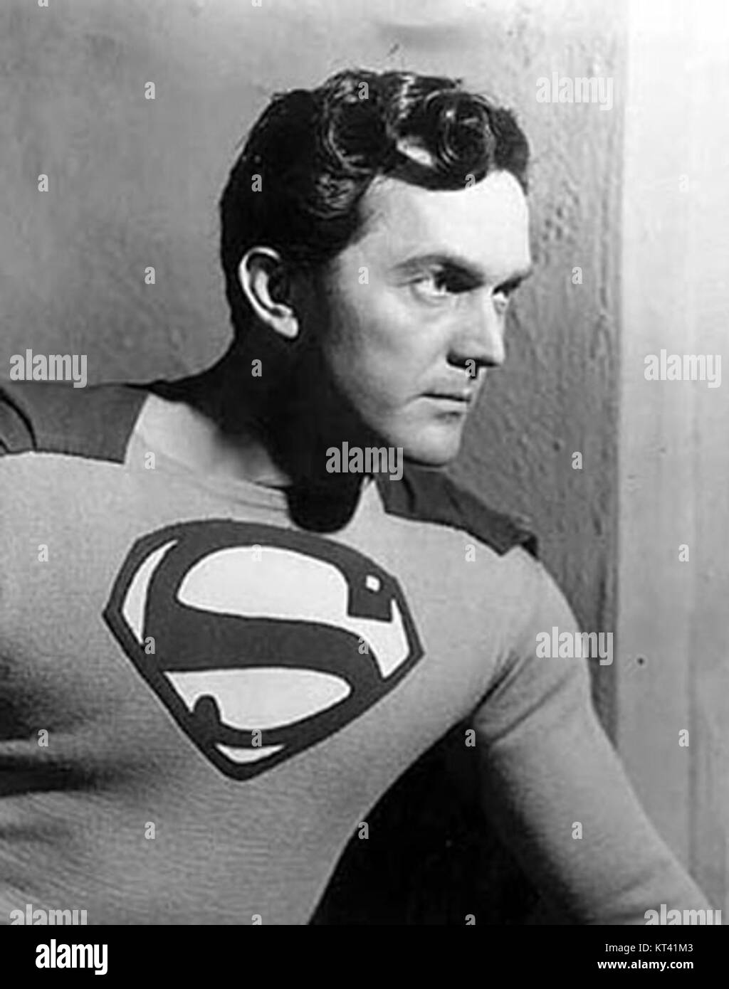 Kirk Alyn as Superman in a publicity still from 1948 Stock Photo - Alamy