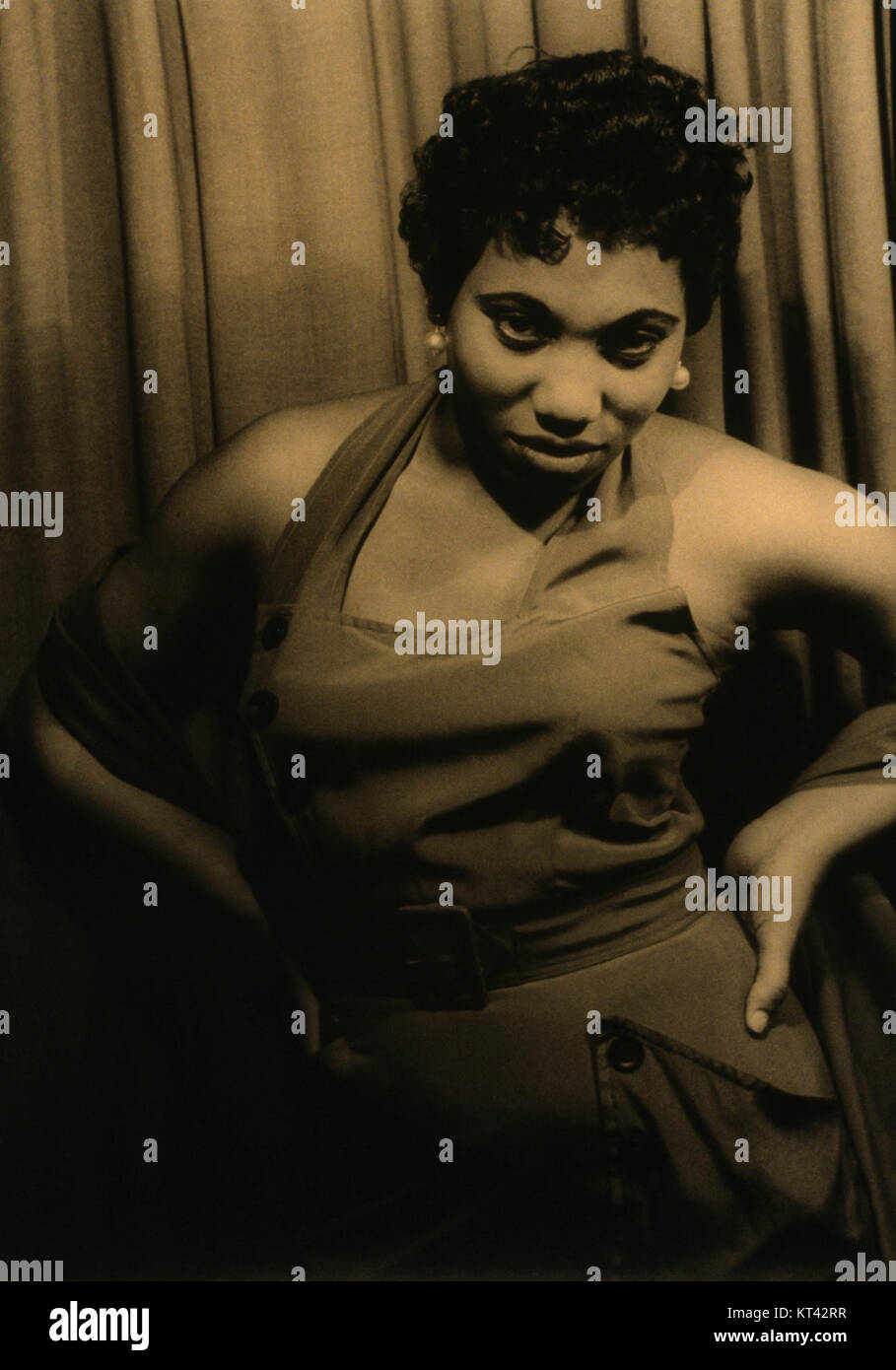 A portrait of renowned soprano Leontyne Price, photographed by Carl Van ...