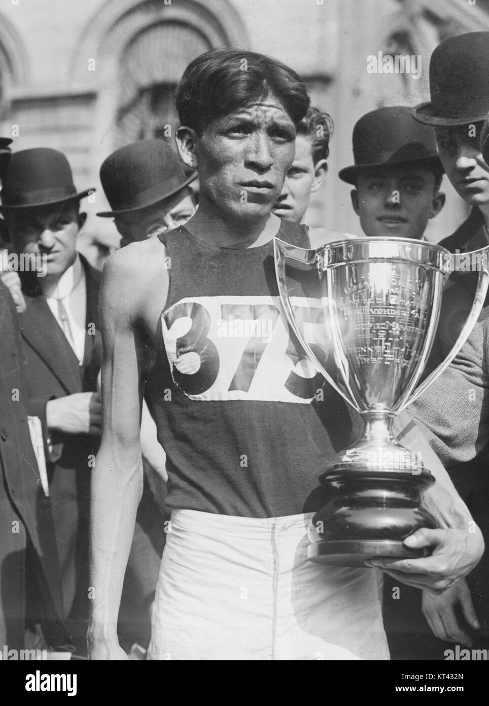 Native american olympians hi-res stock photography and images - Alamy