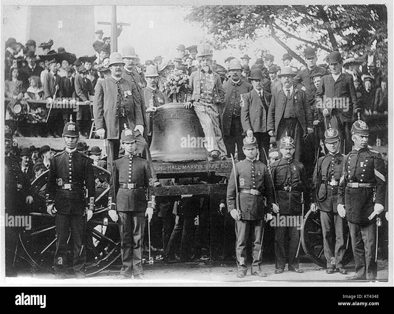 The Liberty Bell at Bunker Hill in 1903 is an iconic image of American ...