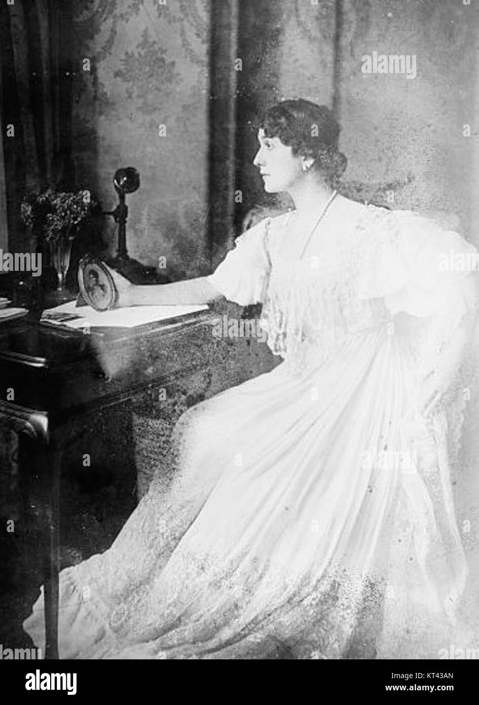 Early 1900s opera singers hi-res stock photography and images - Alamy