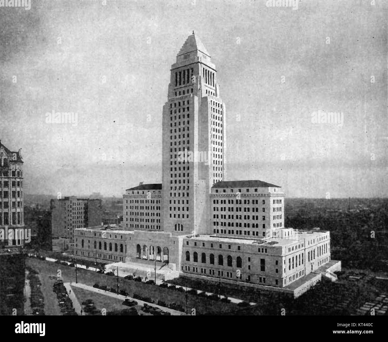 Los Angeles City Hall, an iconic example of early 20th-century ...