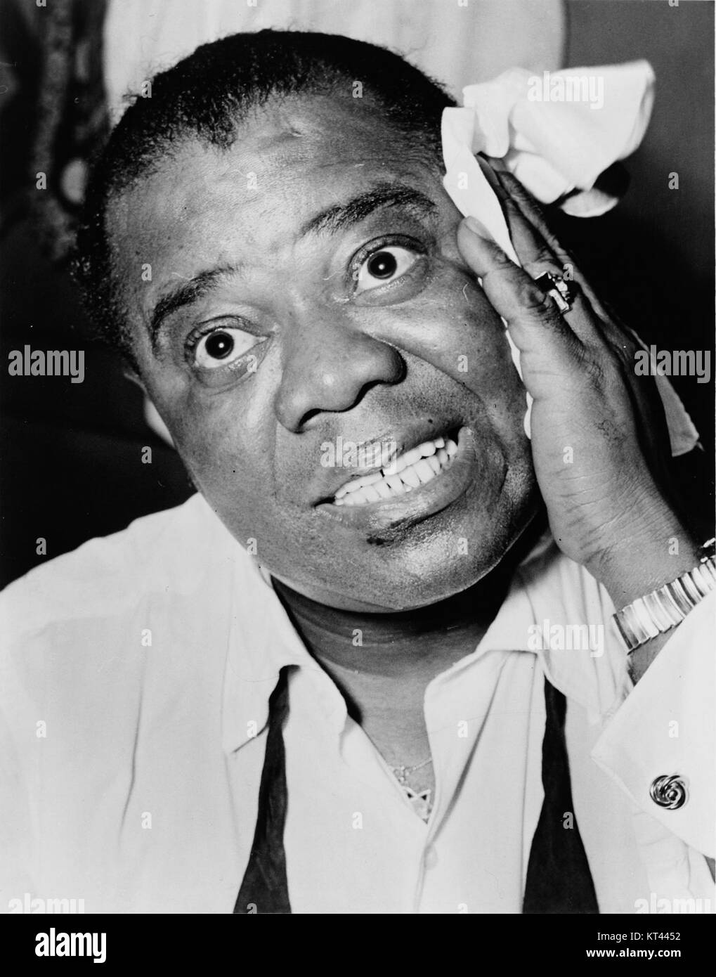 Louis Armstrong's performance at the New York World's Trade Show 210 is ...