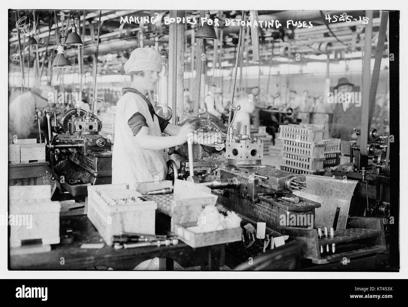 Military manufacturing process hi-res stock photography and images - Alamy