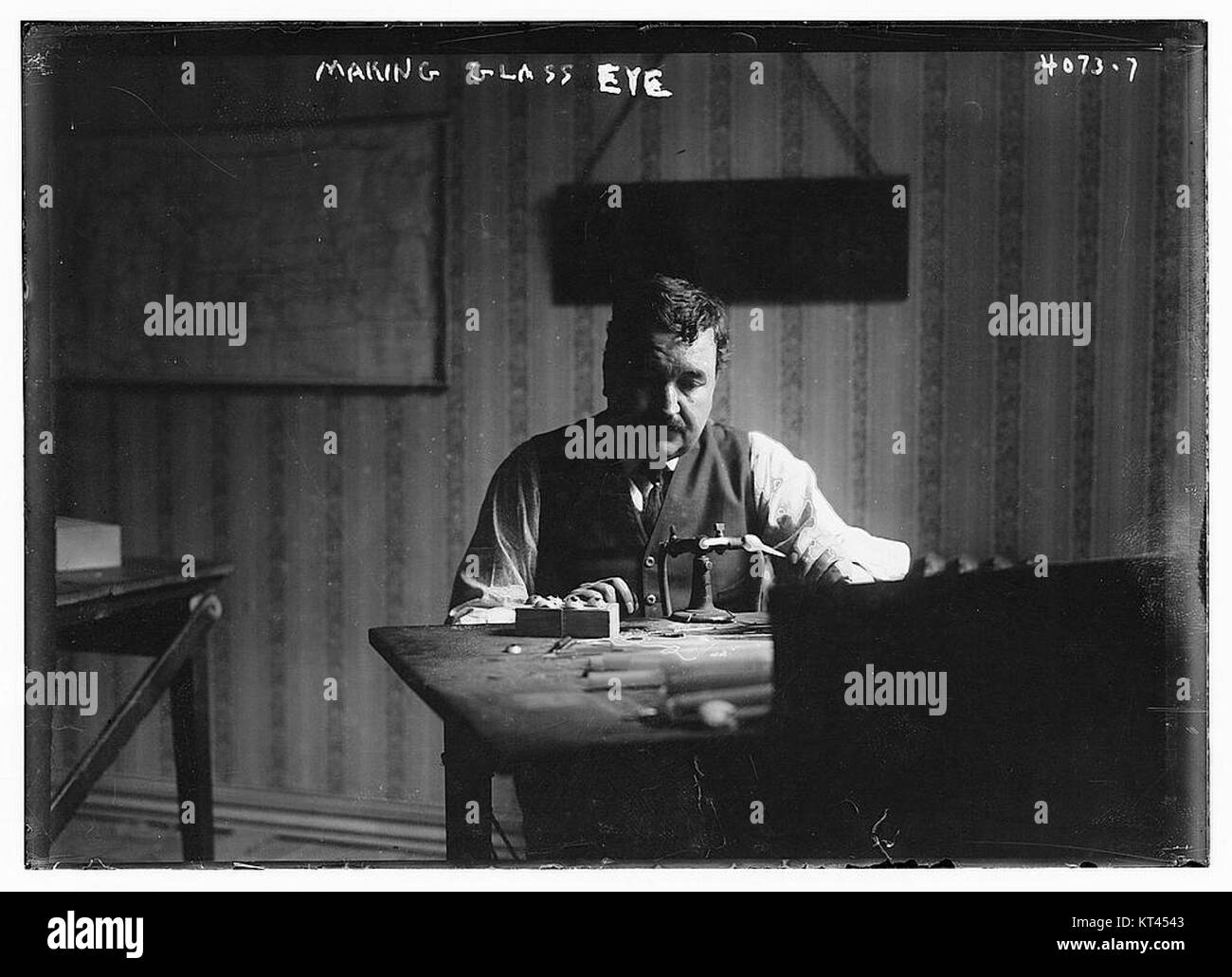 Ancient glass making hi-res stock photography and images - Alamy