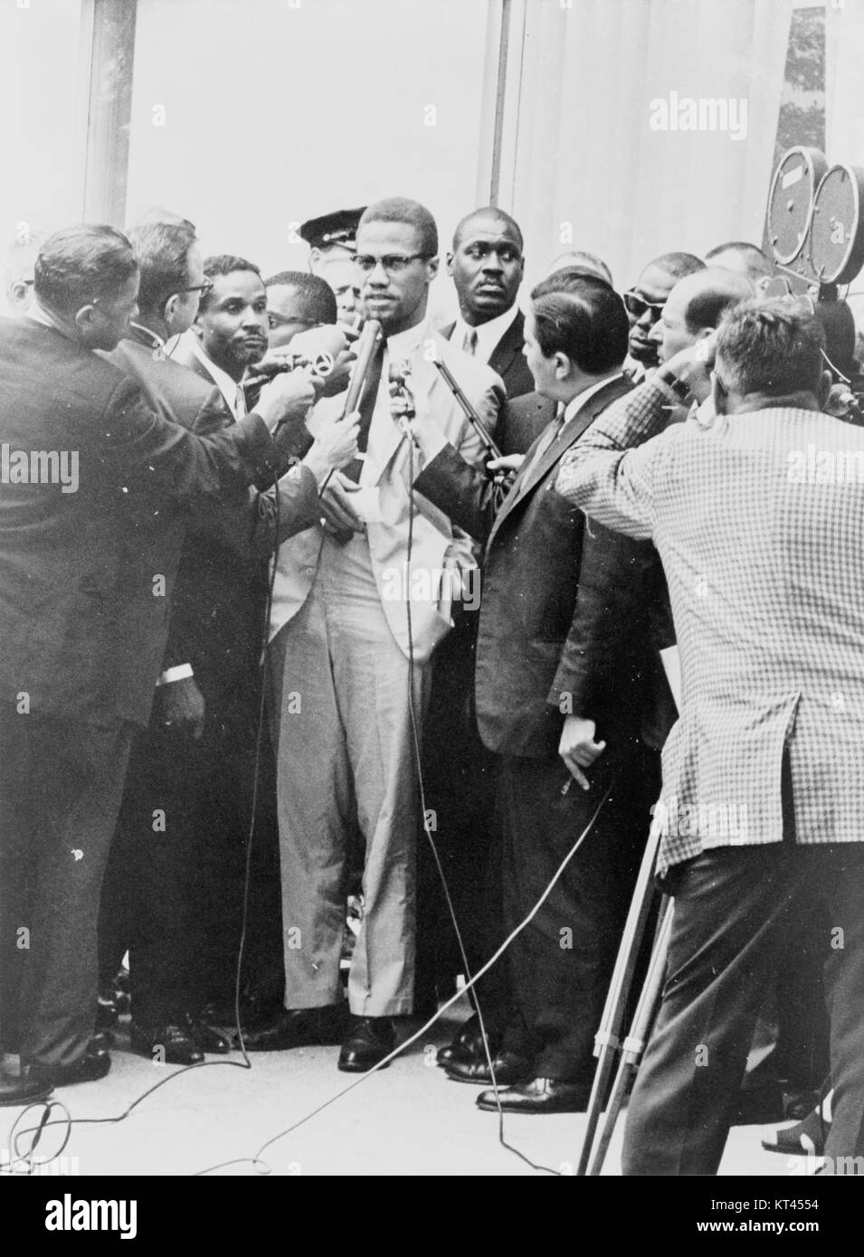 Malcolm x hi-res stock photography and images - Alamy