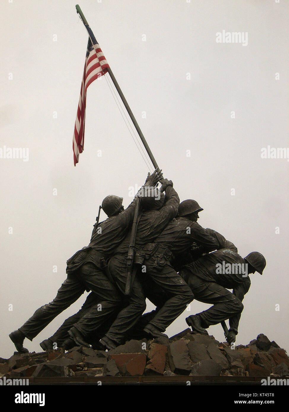 The Marine Corps War Memorial, located in Arlington, Virginia ...