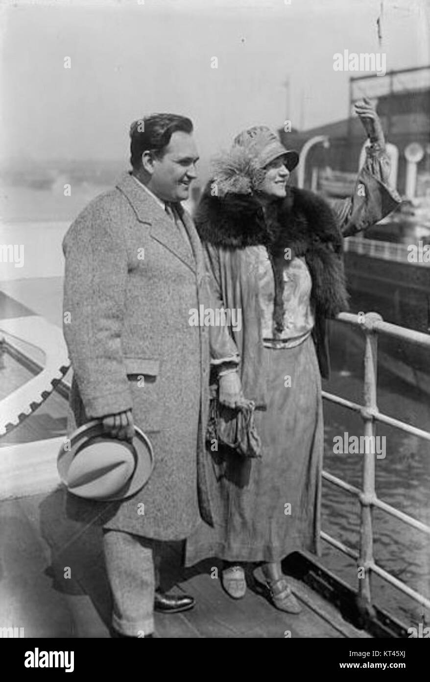 Mario Chamlee is an artist known for his contemporary works that ...