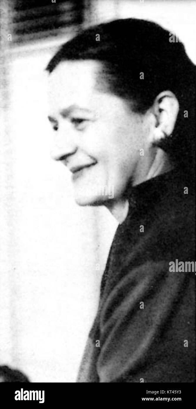Mariska Karasz was a Hungarian-born American artist known for her ...