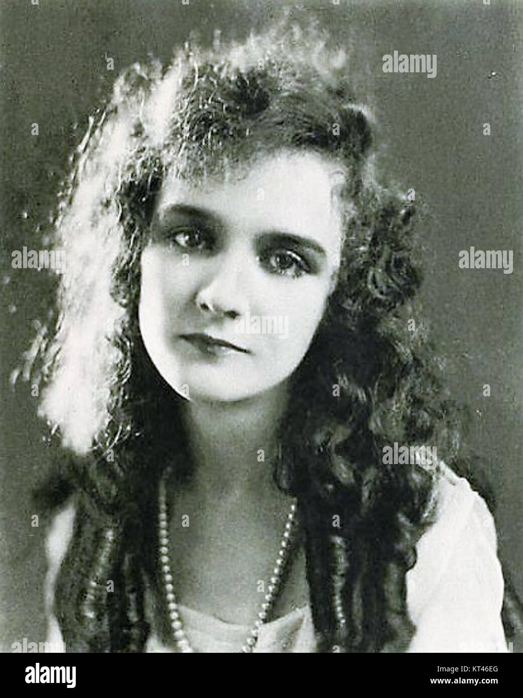 Mary philbin hi-res stock photography and images - Alamy