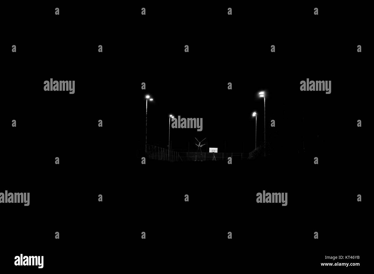 basketball court at night Stock Photo - Alamy