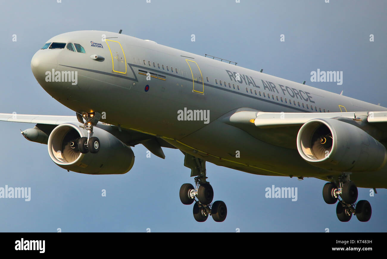 Raf voyager hi-res stock photography and images - Alamy