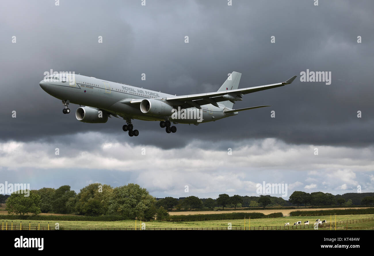 Voyager aircraft hi-res stock photography and images - Alamy