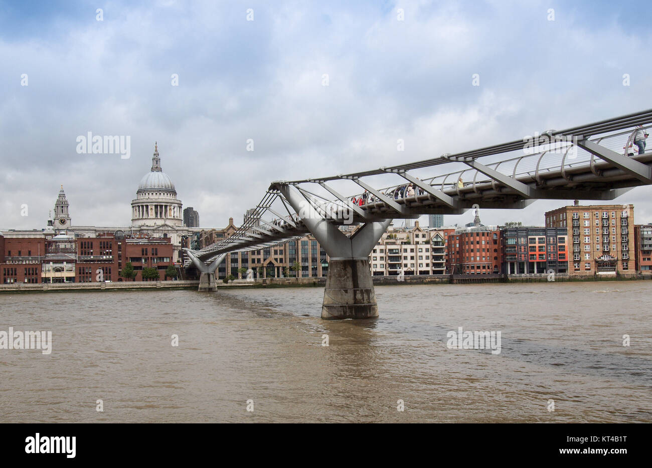 Northbank river thames hi-res stock photography and images - Alamy