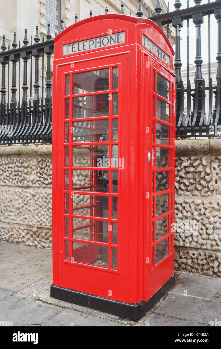 London telephone box Stock Photo - Alamy