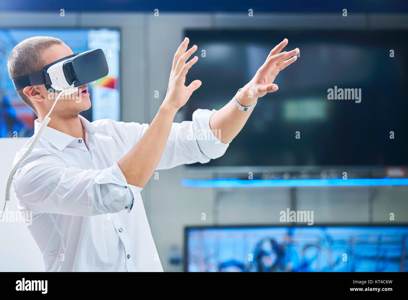 Technology testing hi-res stock photography and images - Alamy