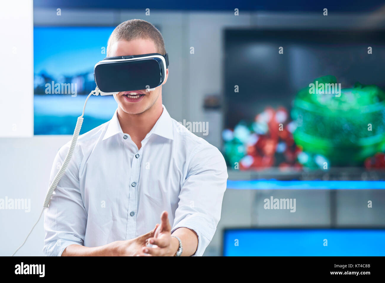 Technology testing hi-res stock photography and images - Alamy