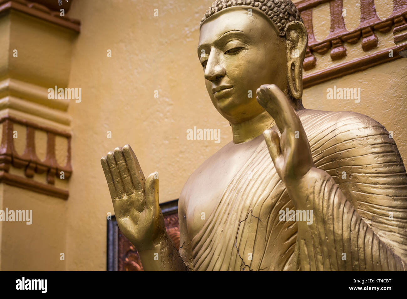 Gangaramaya Temple in Colombo, Sri Lanka Stock Photo - Alamy