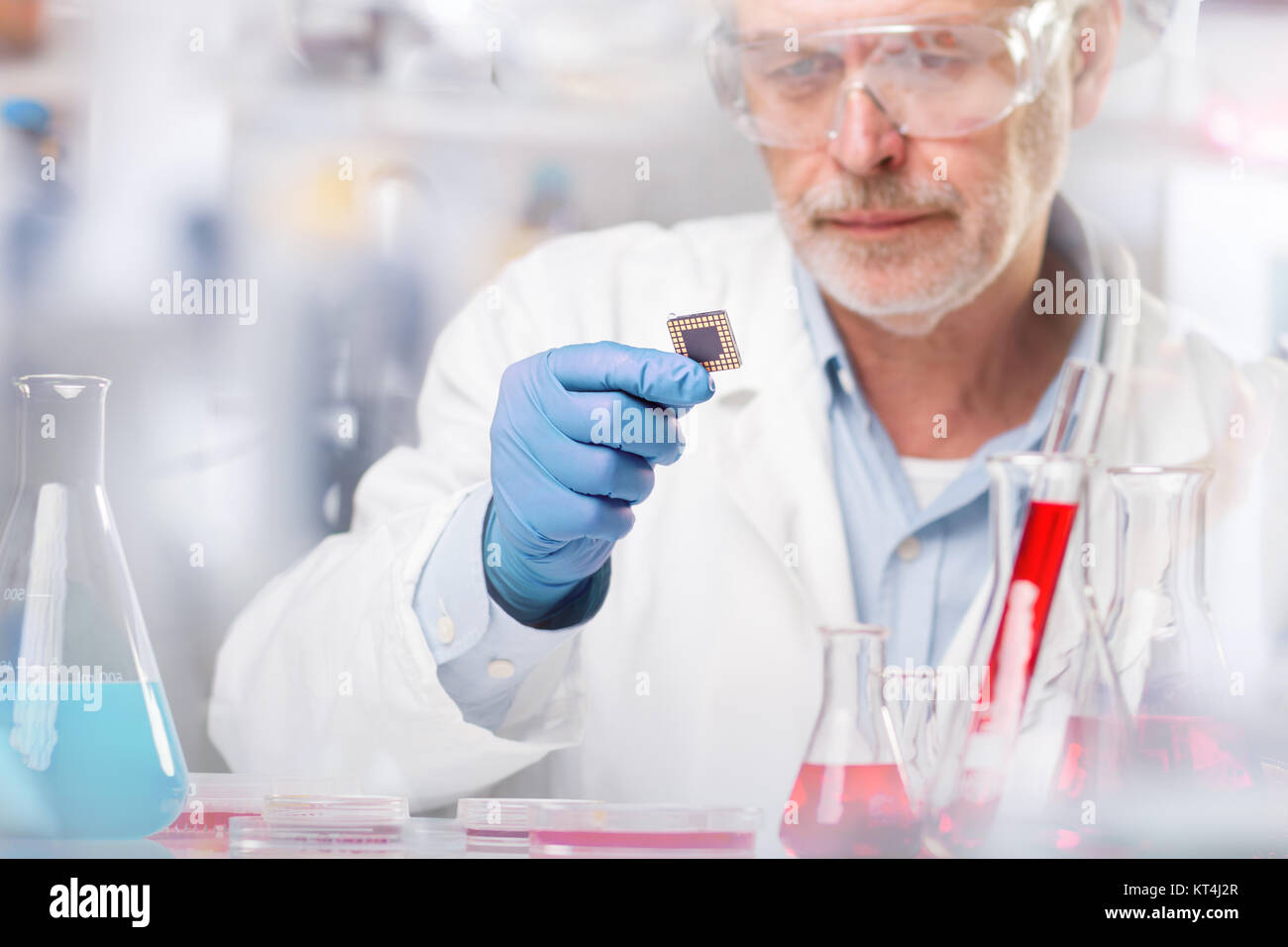 Life science research Stock Photo - Alamy