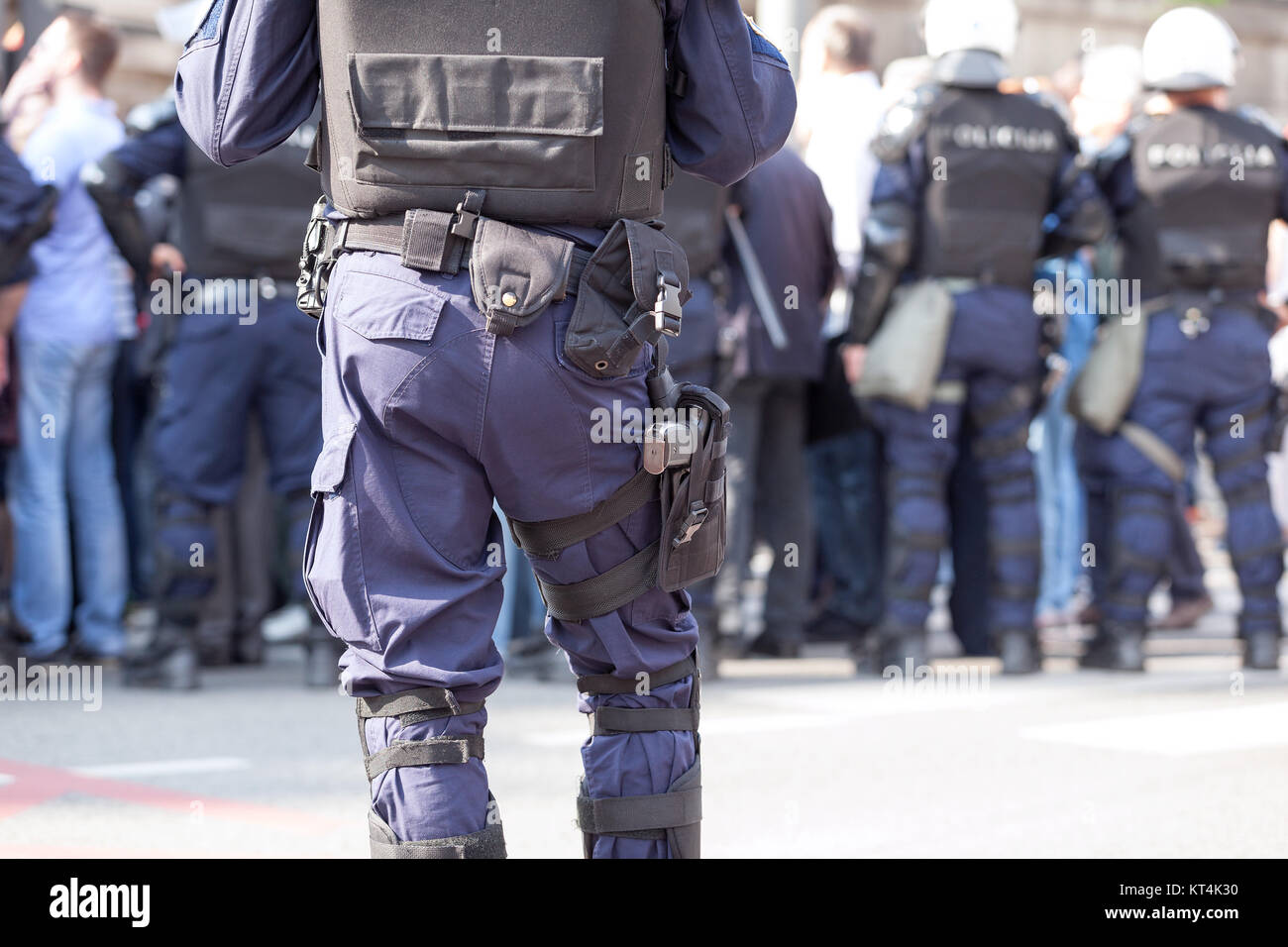 Police officer on duty. Counter-terrorism Stock Photo - Alamy