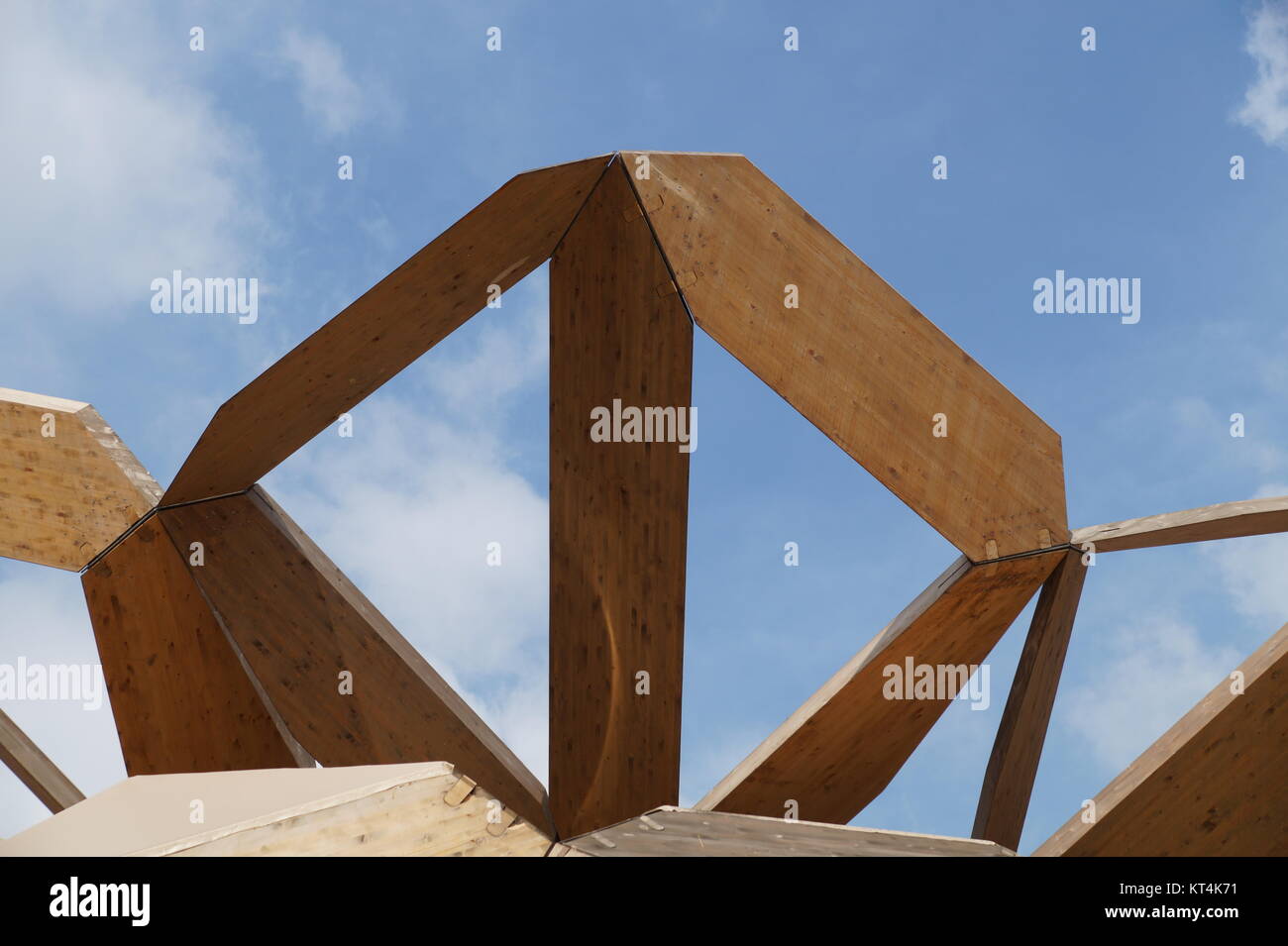 Slatted facade structure hi-res stock photography and images - Alamy