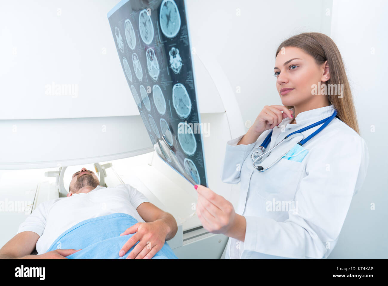 Mri machine head hi-res stock photography and images - Alamy