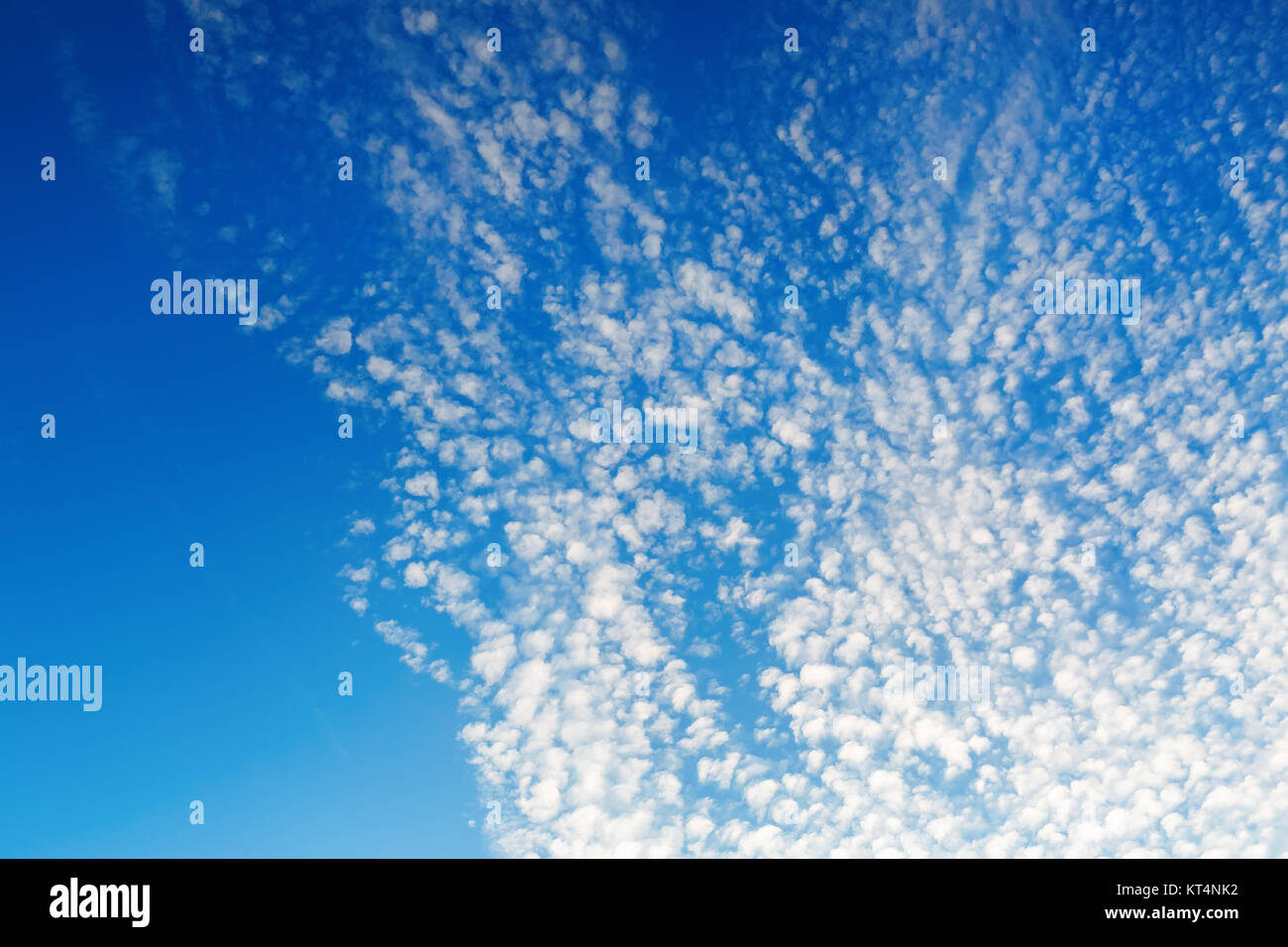 Sky with tiny clouds Stock Photo - Alamy