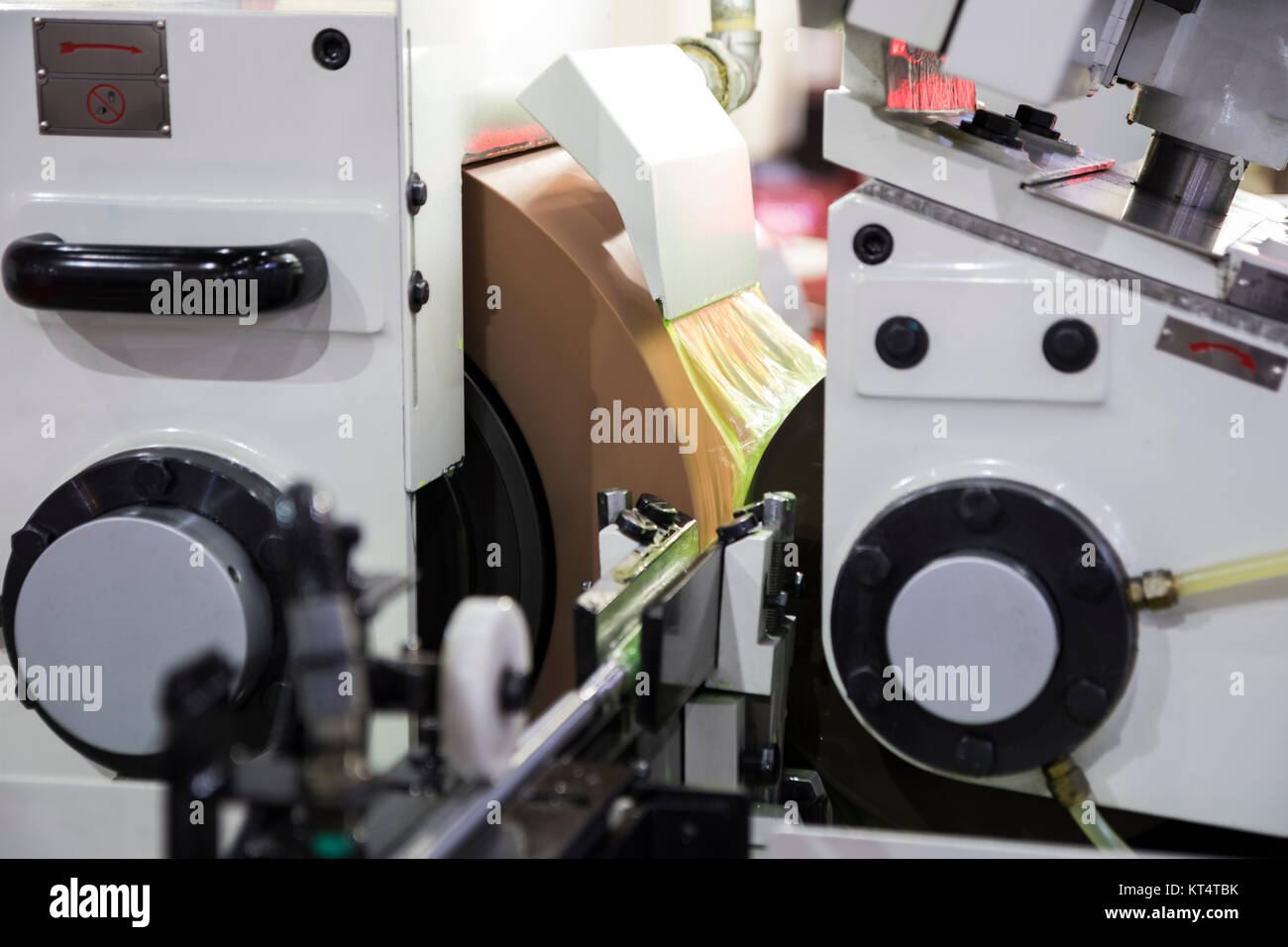 Centerless grinding hi-res stock photography and images - Alamy